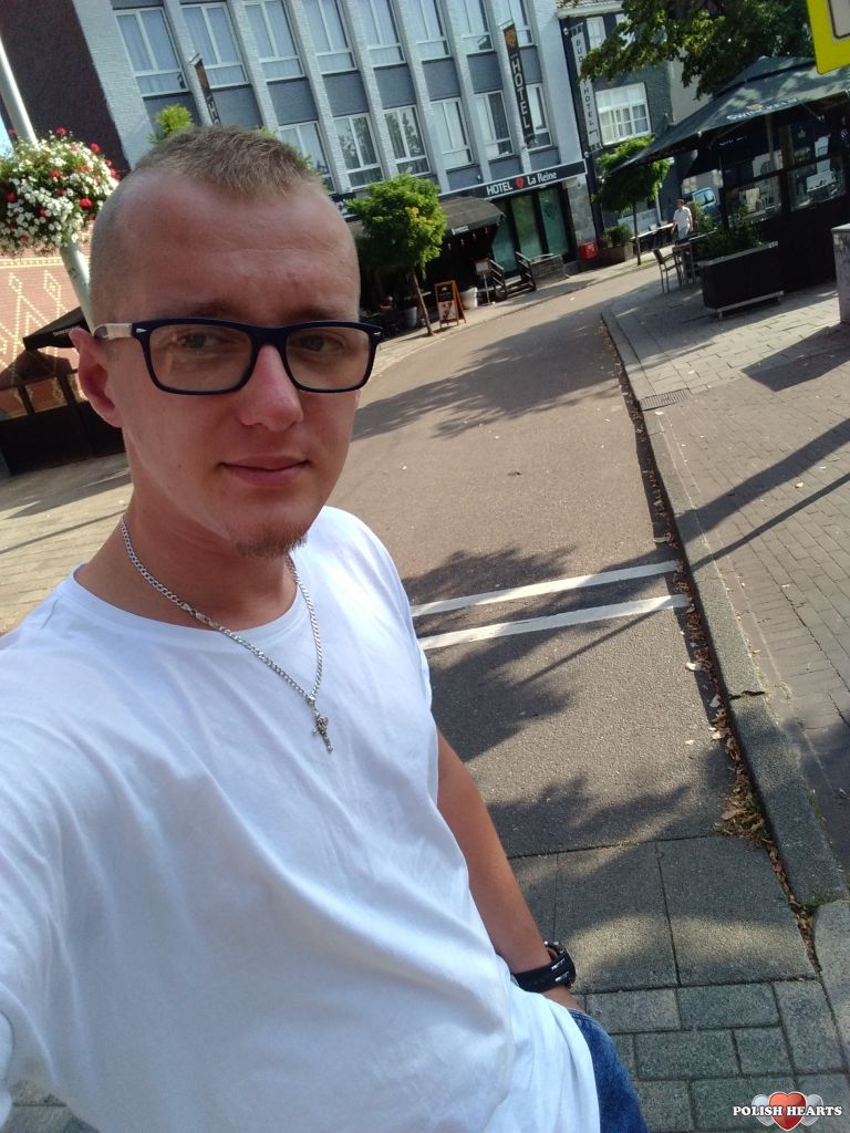 Handsome Polish man: user: DDawid9494, 31 years old